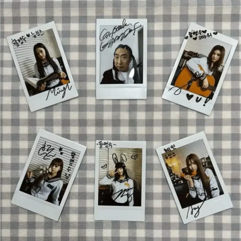 NEW JEANS | 뉴진스 New Jeans haerin sign Polaroid on Bunjang Global Site.