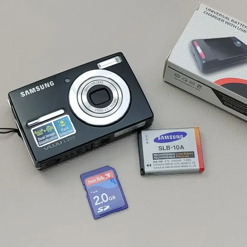 SAMSUNG | 삼성 Samsung VLUU L210 Travel Camera Retro Vintage Camera on ...