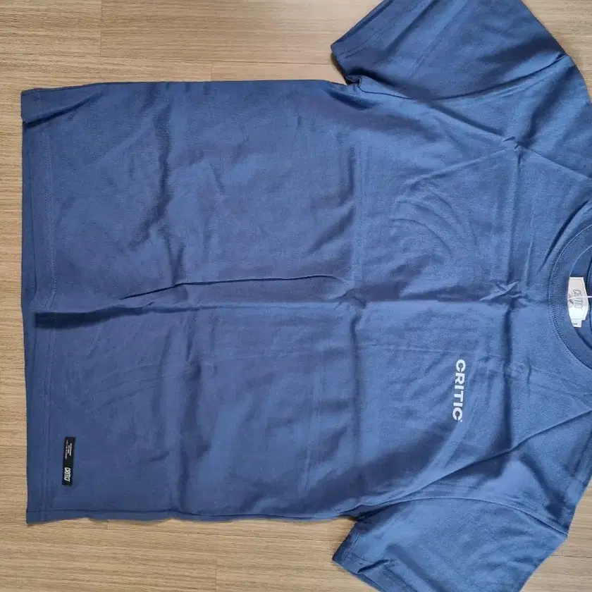 Critic T-Shirt New Product on Bunjang Global Site.