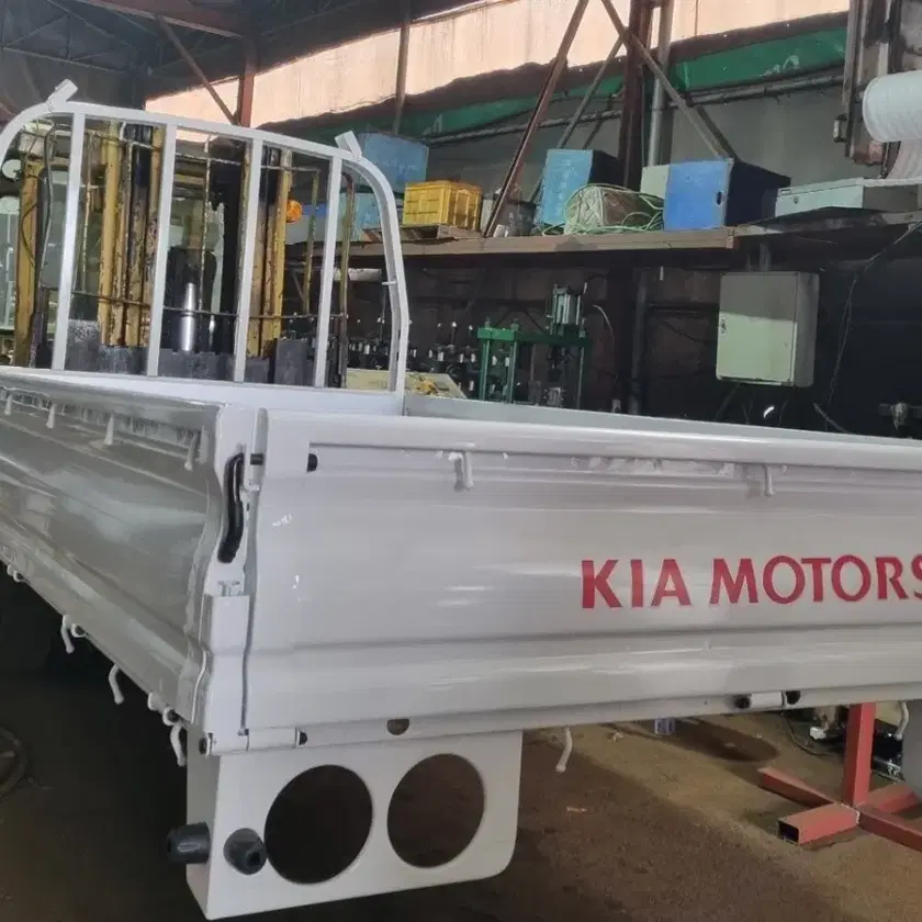 Porter 2 loading compartment Bongo 3 loading compartment Lorry loading ...