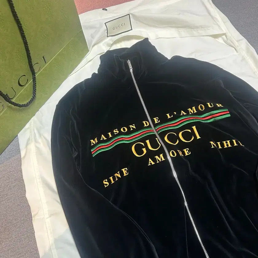 GUCCI | 구찌 GUCCI Velvet Training Set S on Bunjang Global Site.