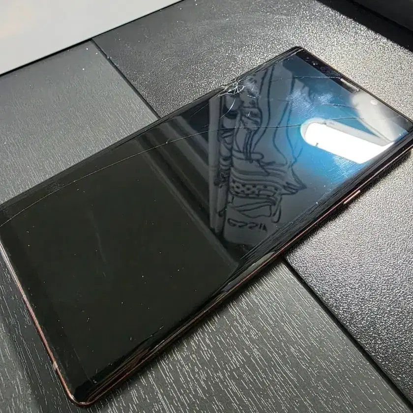GALAXY | 갤럭시 Galaxy Note 9 broken phone parts are sold. Cracked front ...