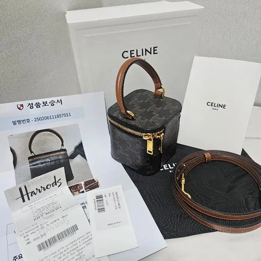 CELINE | 셀린느 Celine Mini Vanity Bag #셀린느백,#셀린느베니티,#셀린느크로스,#셀린느크로스백 on ...