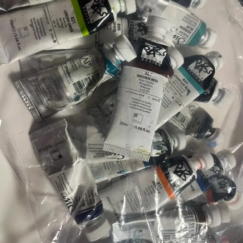 I sell 20 or more) pass swc paints in bulk on Bunjang Global Site.