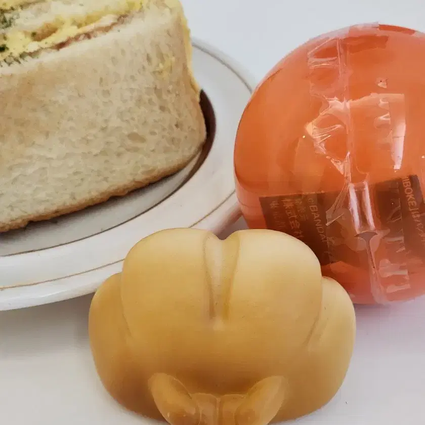 When will Machibouke come? Light Bread Gacha Figure In the case of ...