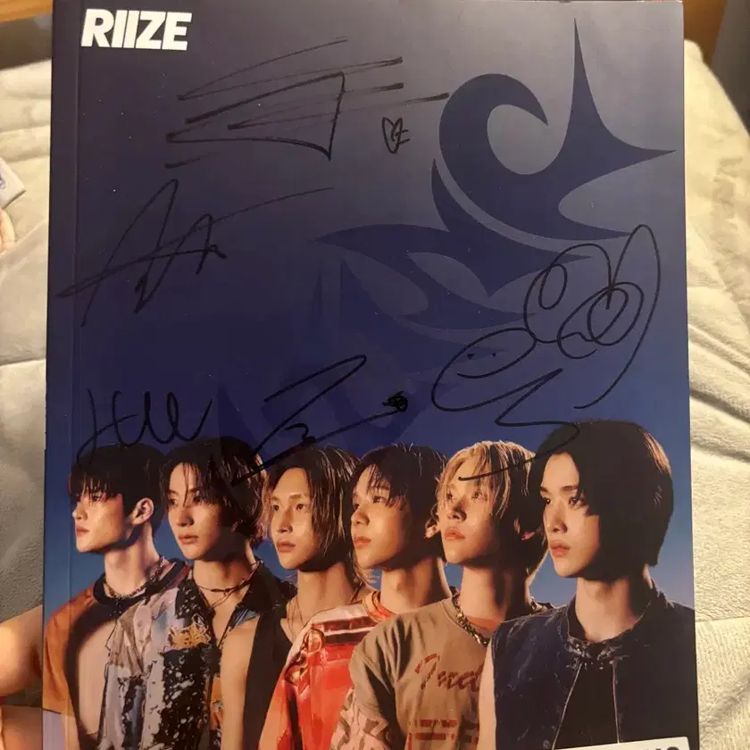RIZE All members' autographed album on Bunjang Global Site.