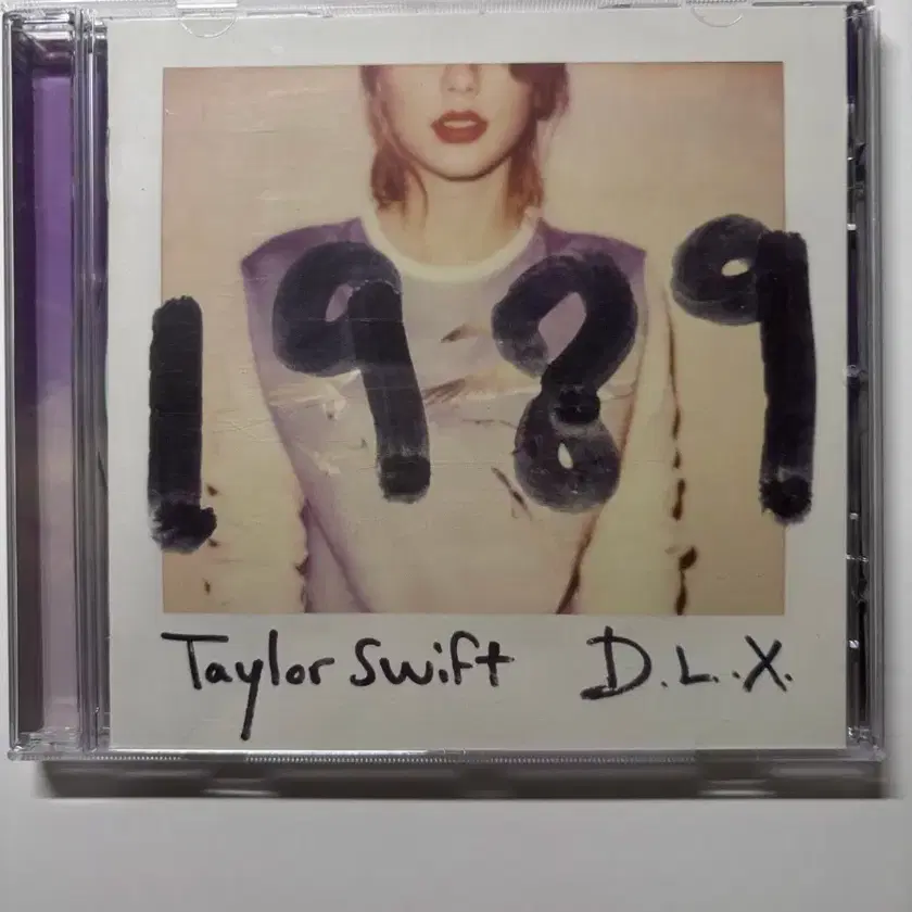 Taylor Swift 1989 Deluxe album CD on Bunjang Global Site.