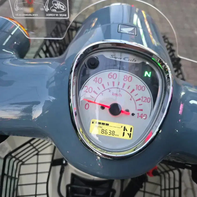 We sell a 24-year-old Super Cub 86@@km. on Bunjang Global Site.