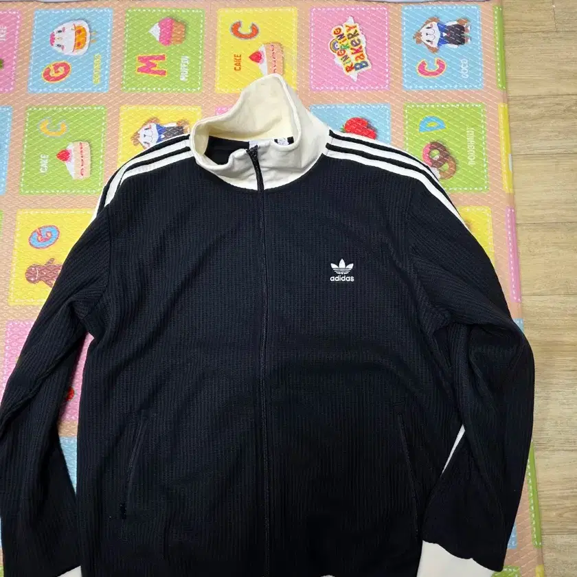 Adidas Waffle Track Top Black and White 2XL on Bunjang Global Site.
