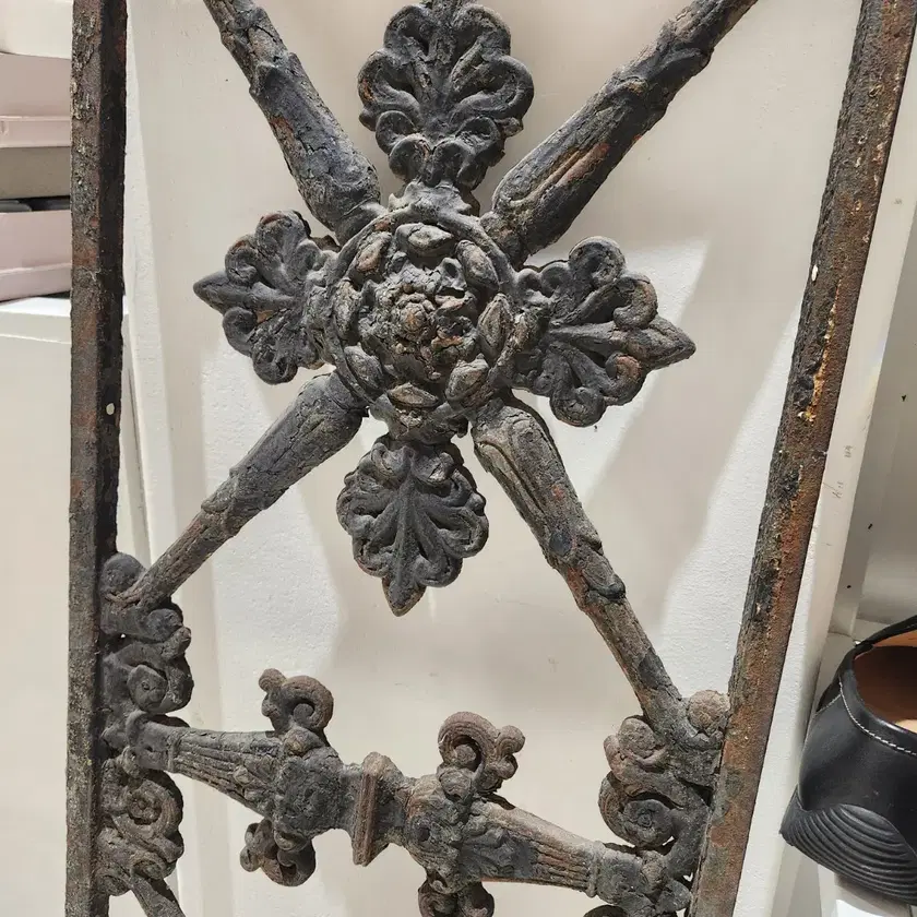 [French antique] Stylish antique interior window frame frame forged ...