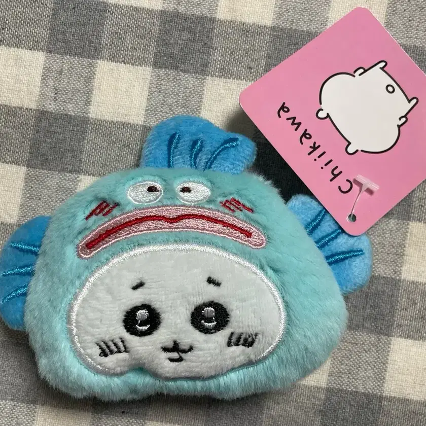 [Chiikawa][Han Gyo-dong] Han Gyo-dong wearing a mask Chiikawa keyring ...
