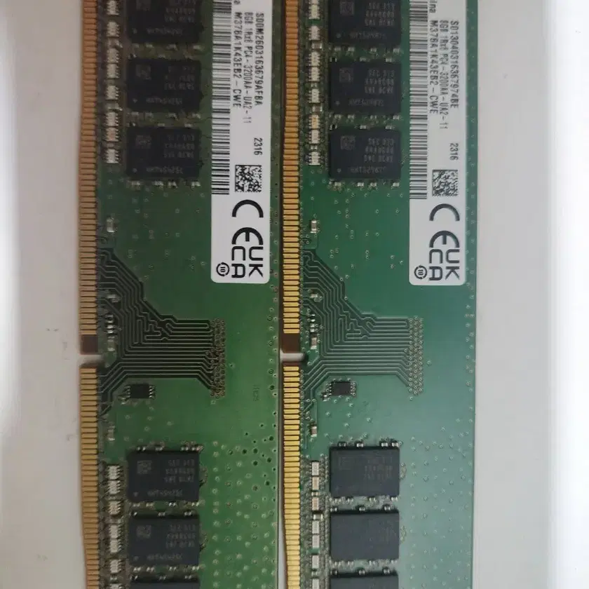 SAMSUNG | 삼성 We are selling two new Samsung DDR4 3200 8G sticks. on ...
