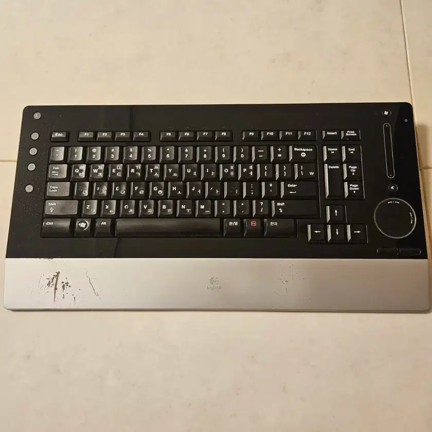 LOGITECH | 로지텍 Logitech Dino Edge Wireless Keyboard on Bunjang Global Site.