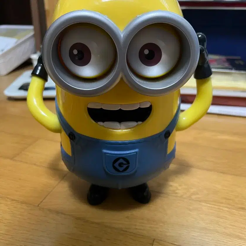 Singapore Universal Minions Popcorn Bucket on Bunjang Global Site.