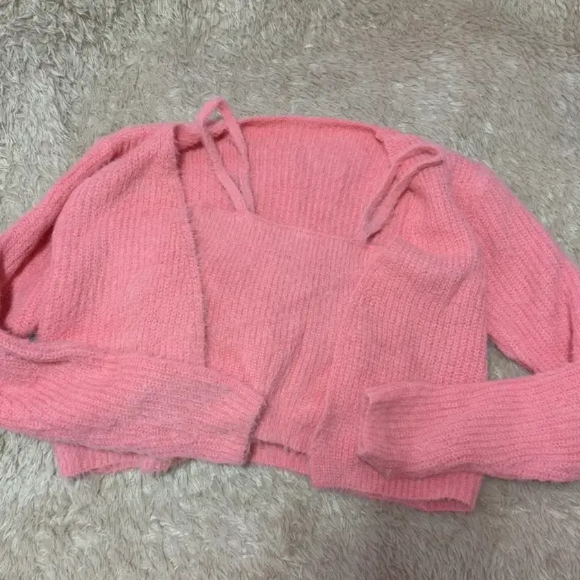 Angora crop top + cardigan pink set on Bunjang Global Site.