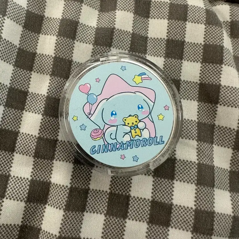 Sanrio Cinnamoroll Shadow Highlighter #시나모롤,#산리오,#화장품,#섀도우,#미니화장품 on ...