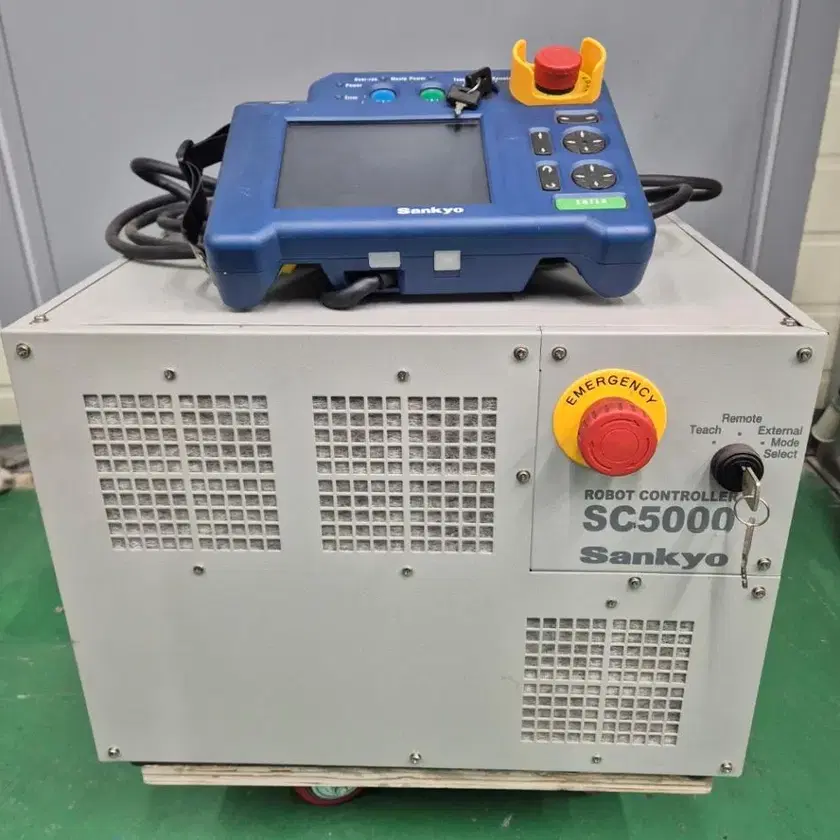Sankyo SC5000 Robot Controller P5000 Pendant on Bunjang Global Site.