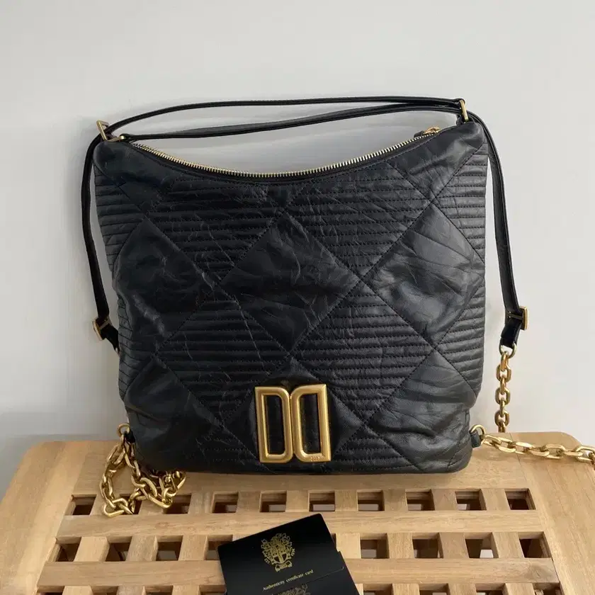 DAKS | 닥스 Dak's Quilted Backpack & Shoulder Bag on Bunjang Global Site.