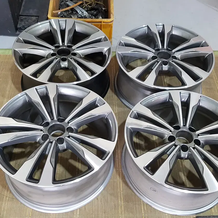 MERCEDES-BENZ | 벤츠 Mercedes-Benz E-Class W212 18-inch cut-to-fit ...