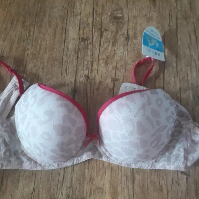 Optional Bra 80b 75c Women's underwear #75c,#여자브라 on Bunjang Global Site.