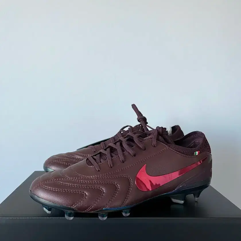 NIKE | 나이키 [255mm] Nike T25 Legend 10 Elite Lux on Bunjang Global Site.