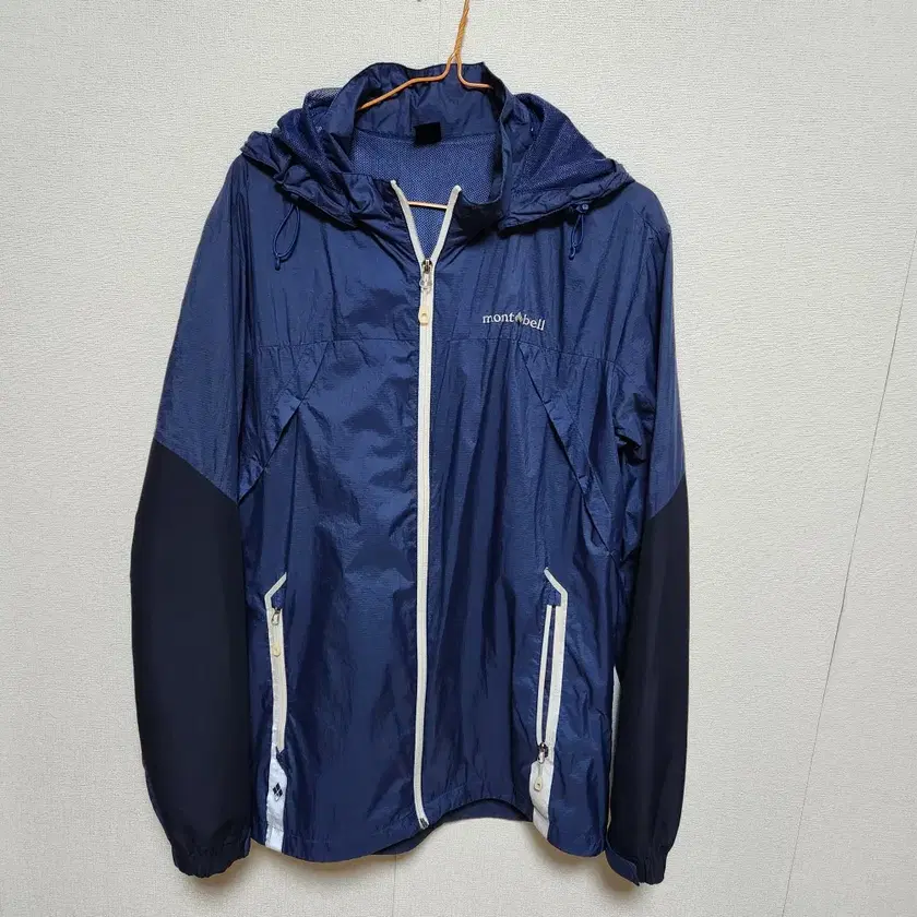 MONTBELL | 몽벨 몽벨 남성 후드자켓 100L@9909 #등산남성자켓 on Bunjang Global Site.