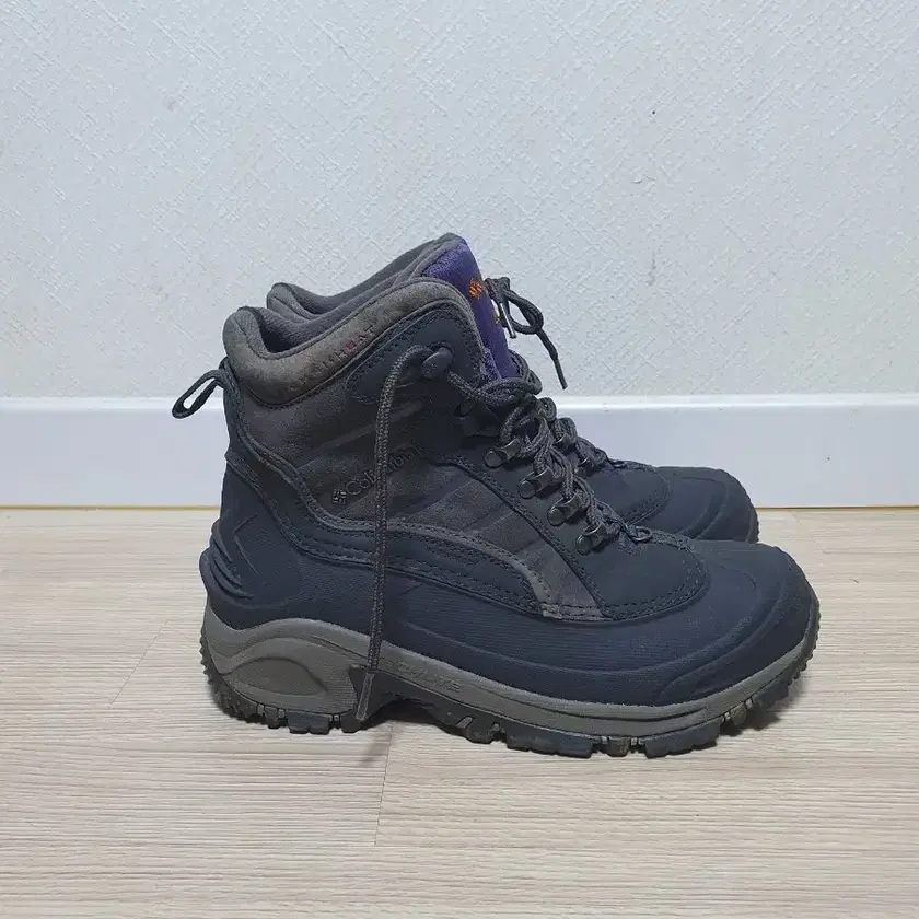 Colombia Boots Hiking Boots Size 270 #콜롬비아,#등산화 on Bunjang Global Site.