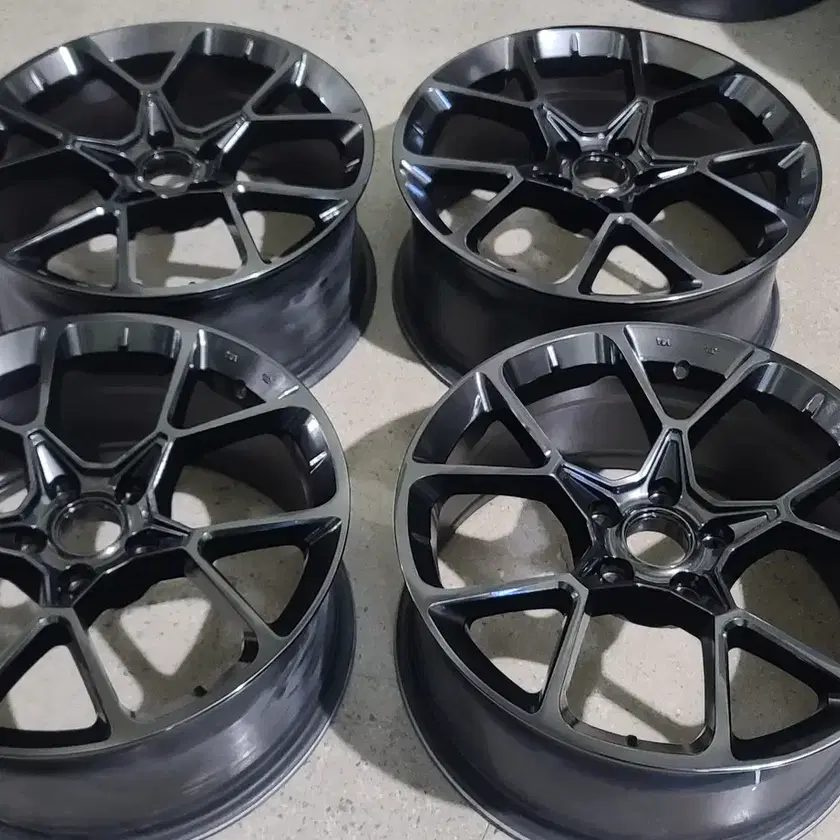 Cognition Ghost Chrome 18-inch custom wheels 200,000 won to sell on ...