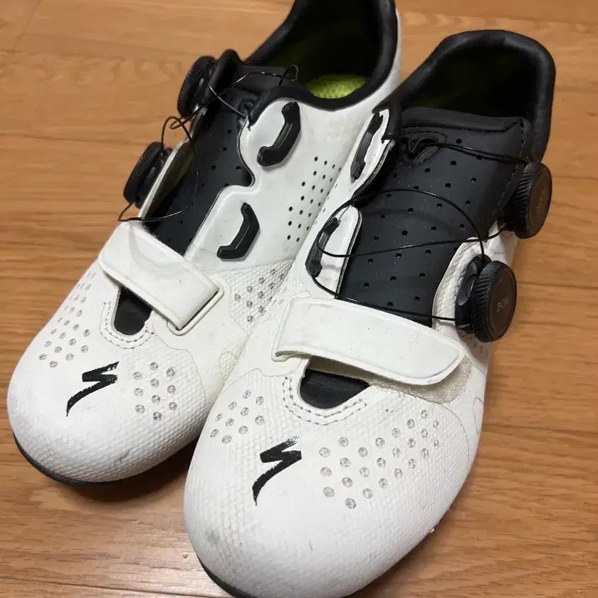 SPECIALIZED | 스페셜라이즈드 Specialized Cleats Torch 3.0 on Bunjang Global Site.