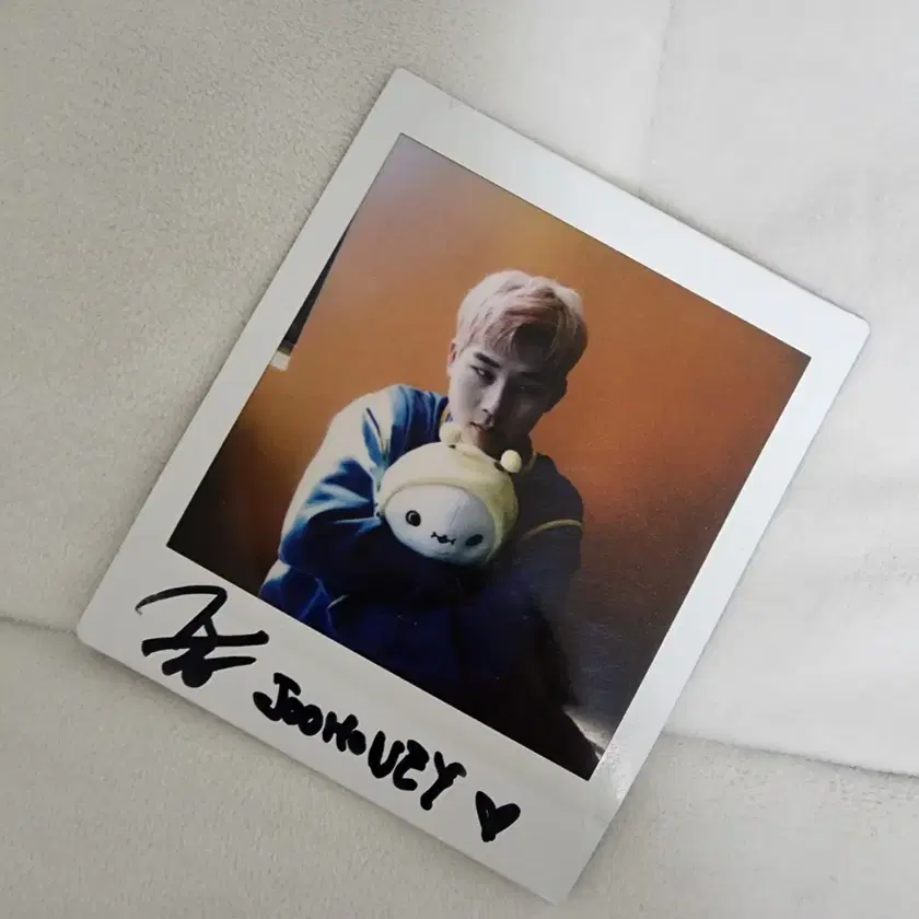 MONSTA X | 몬스타엑스 Monsta X monstax jooheon Two-Tuck Bear signature ...