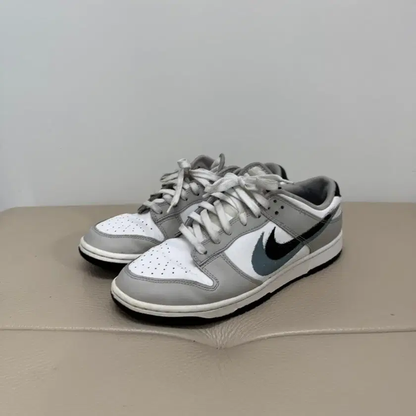 NIKE | 나이키 275 Nike Dunk Low Cool Gray White #가방,#지갑,#신발,#모자,#백팩 on Bunjang Global Site.