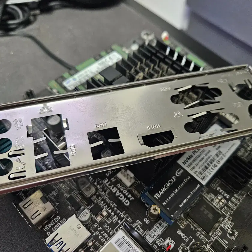 Gigabyte J4105 + 16GB + 256GB SSD board set #J4105,#ITX,#서버 on Bunjang ...
