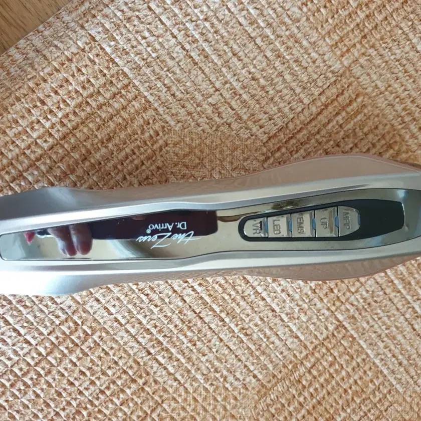 Dr.arrivo The Zeus Japanese beauty device on Bunjang Global Site.