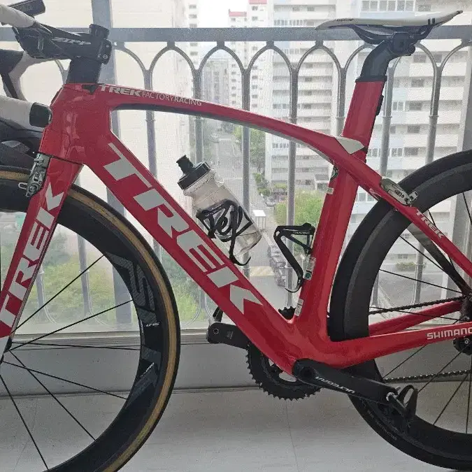 TREK | 트렉(TREK) Road bike Trek Madone 9.0 for sale on Bunjang Global Site.
