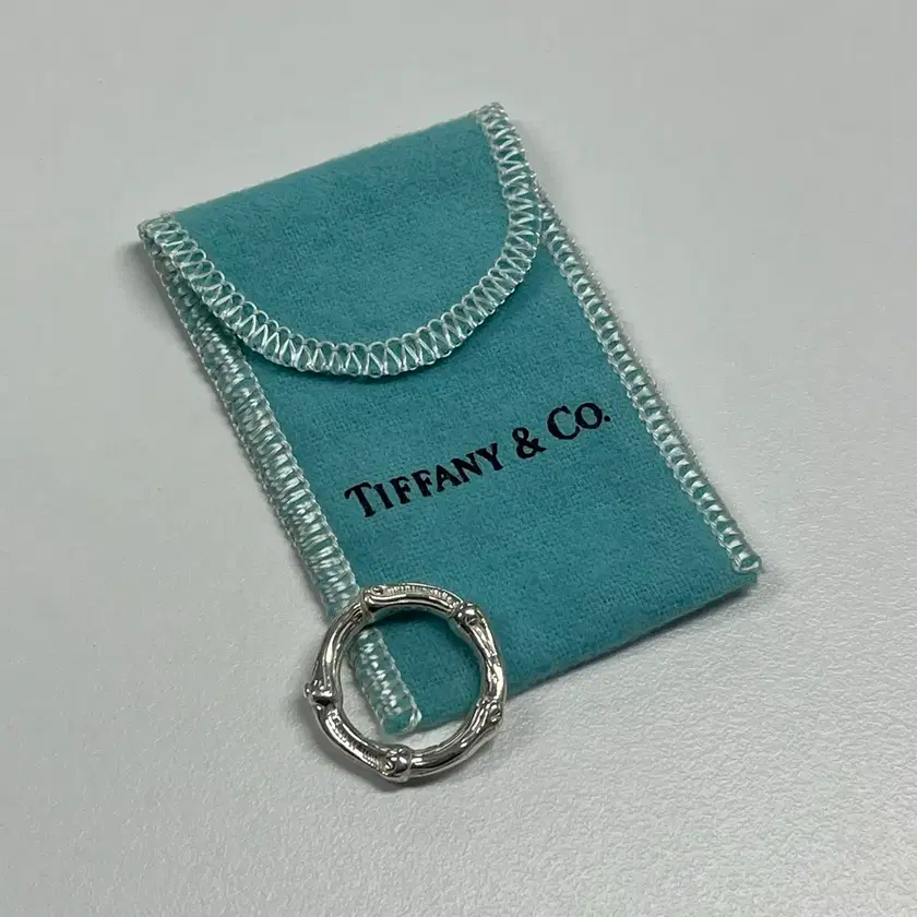TIFFANY & CO. | 티파니앤코 Tiffany & Co Bamboo Ring on Bunjang Global Site.