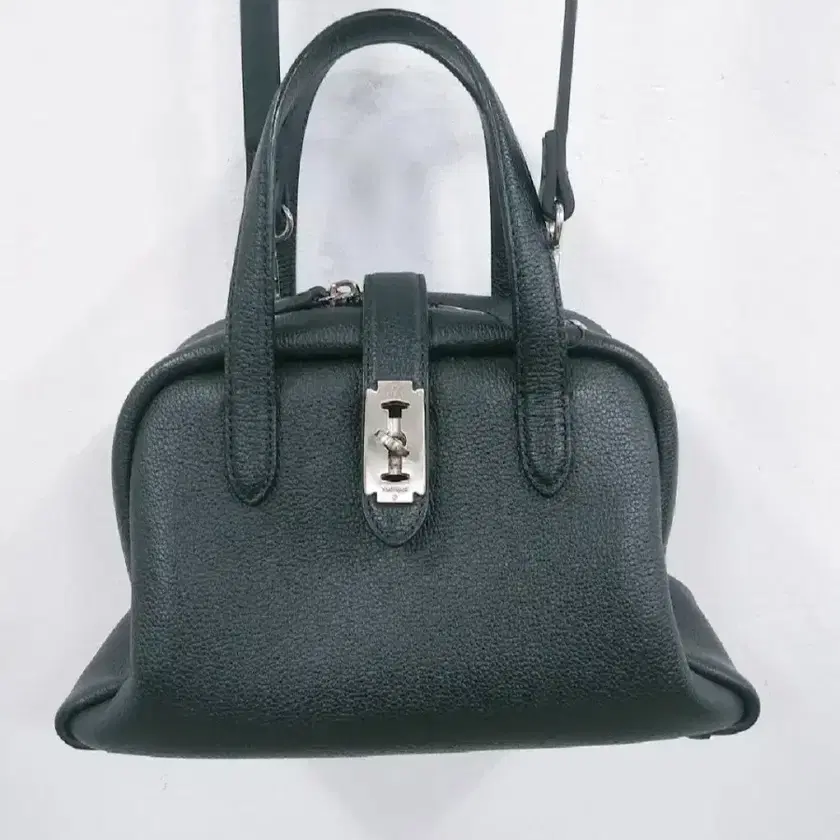 VUNQUE | 분크 Bunker Talk Small Crossbody Bag on Bunjang Global Site.