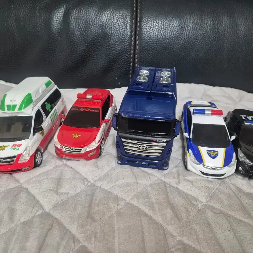 Hello Carbot 5-part combination robot Pentastorm (early Hyundai mark ...