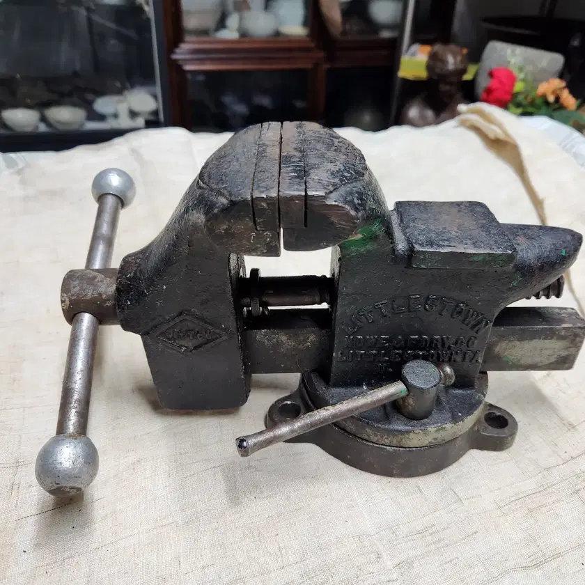 Vintage Littlestown No. 25 Revolving Bench Anvil Vise on Bunjang Global ...