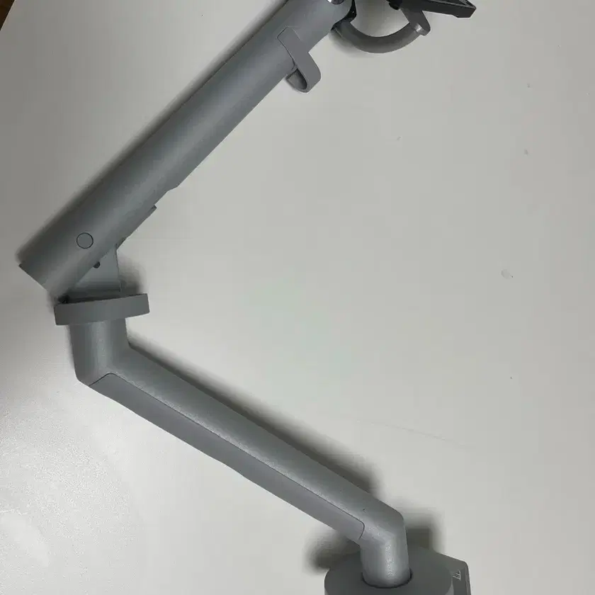 Herman Miller Flow Monitor Arm #허먼밀러,#플로,#모니터암 on Bunjang Global Site.