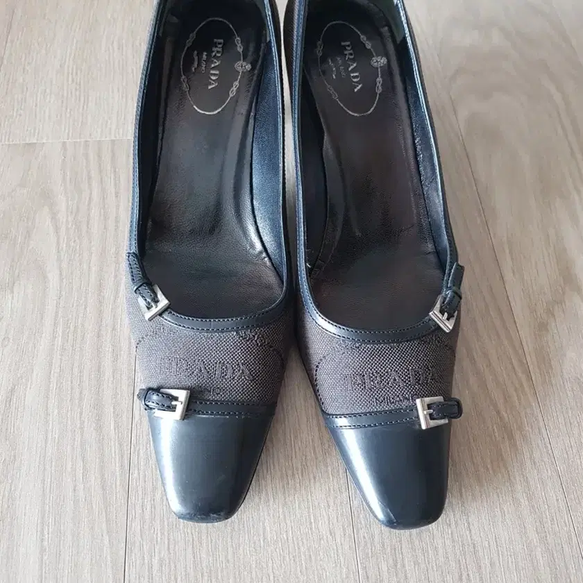 PRADA | 프라다 Prada shoes on Bunjang Global Site.
