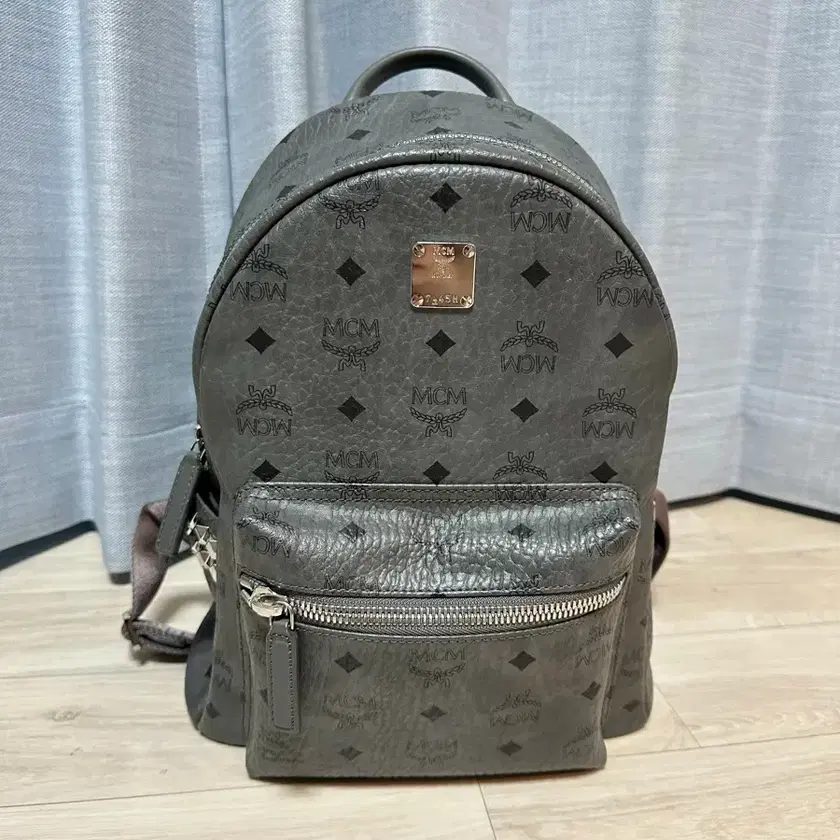 MCM Genuine Gray Backpack #MCM,#백팩,#그레이,#회색,#가방 on Bunjang Global Site.