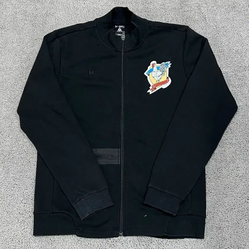 LECOQ | 르꼬끄 Le Coq Sportif Training Sweatshirt #르꼬끄 on Bunjang Global Site.