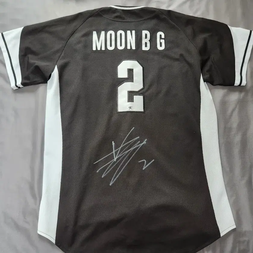 LG Twins Moon Bo-kyung autographed national team black uniform (120) on ...