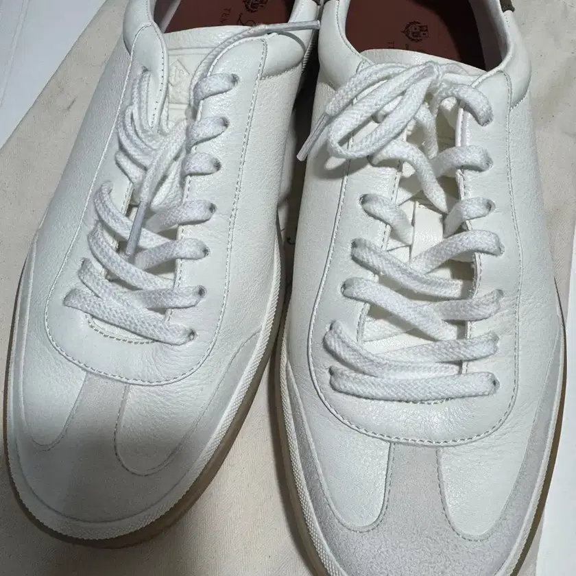 Men's Sneakers 43 (270) on Bunjang Global Site.
