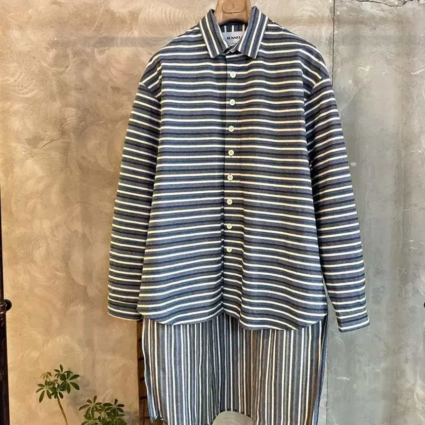 Sunei Shirt Men's 95-100 #써네이,#발렌시아가,#에임레온도르,#폴로 on Bunjang Global Site.