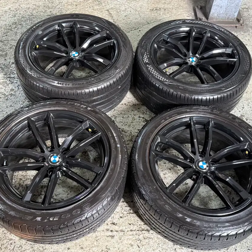 BMW G30 662M 18-inch wheel tires for sale on Bunjang Global Site.