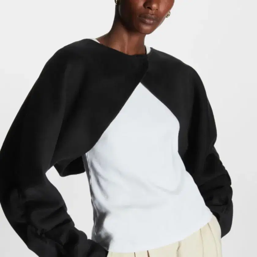 COS | 코스 Course Bolero Black on Bunjang Global Site.