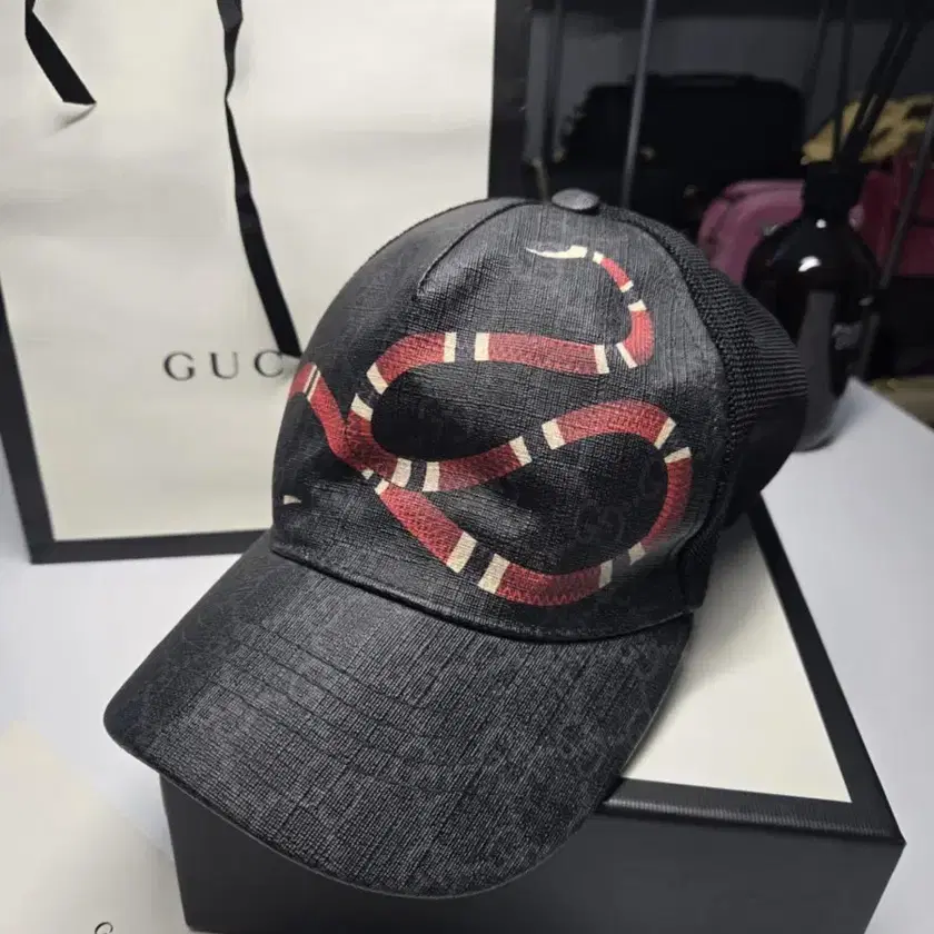 GUCCI | 구찌 [Condition A] [Authentic Department Store] Gucci Kingsnake ...