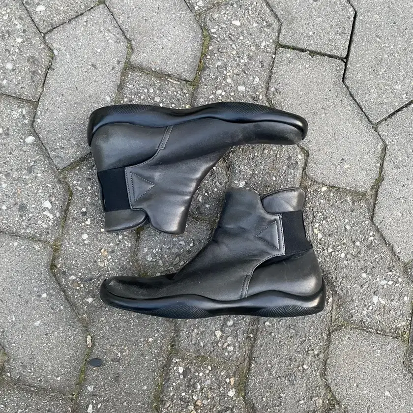 PRADA | 프라다 프라다 스포츠 하이탑스니커즈 on Bunjang Global Site.