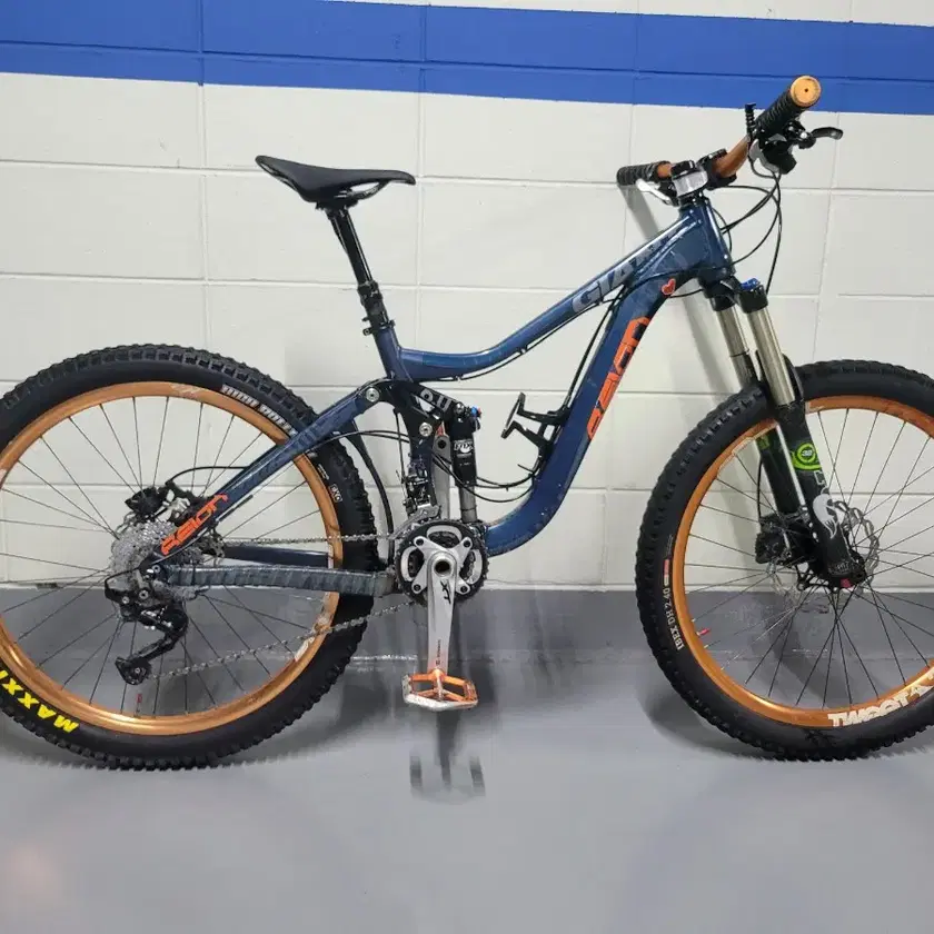 GIANT | 자이언트 (Quick sale) Giant Reign full suspension bicycle + MET ...